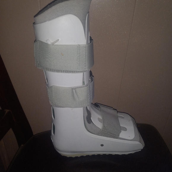 AIRCAST | Other | Aircast Foam Pneumatic Standard Walker Bracewalking ...